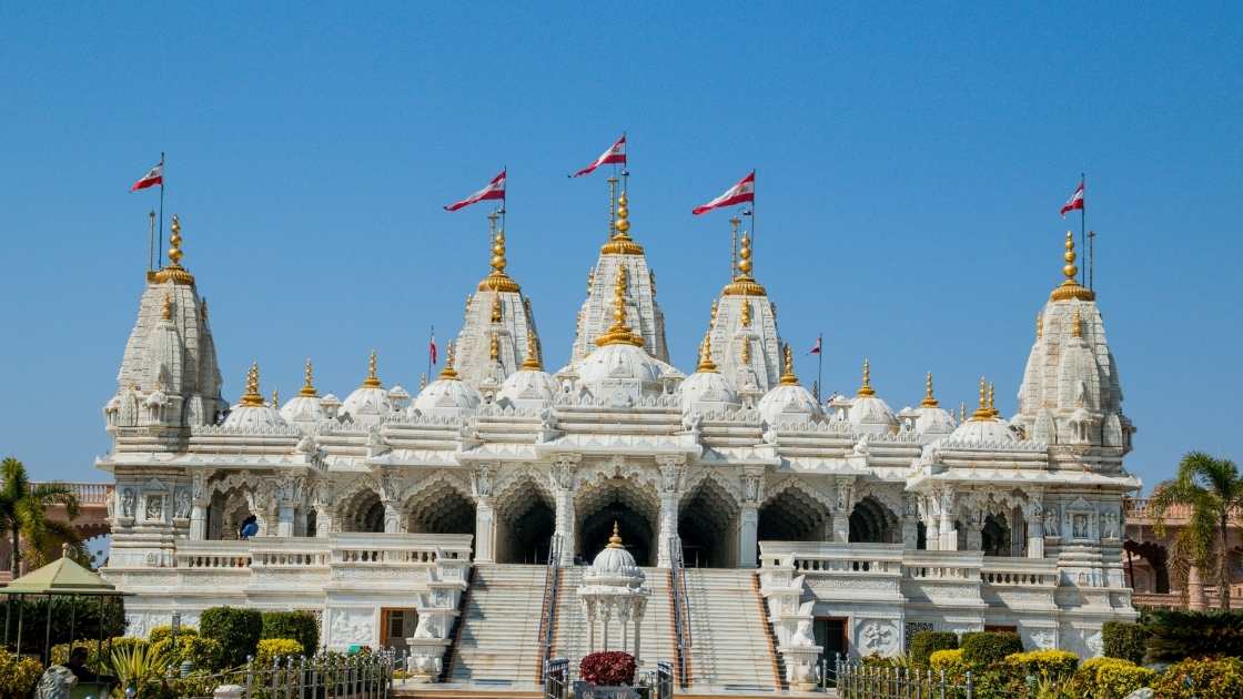 10 Hindu Temples Near Chicago That Every Indian Must Visit