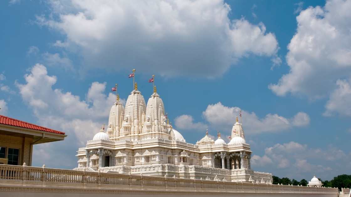 10 Hindu Temples Near Chicago That Every Indian Must Visit