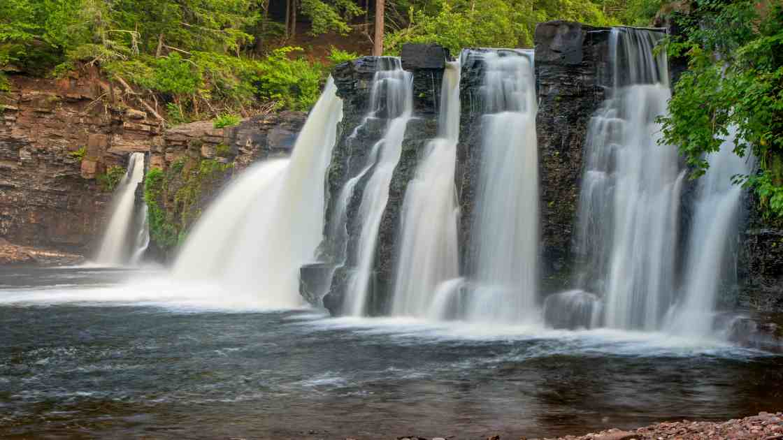 15 Best Waterfalls In Michigan