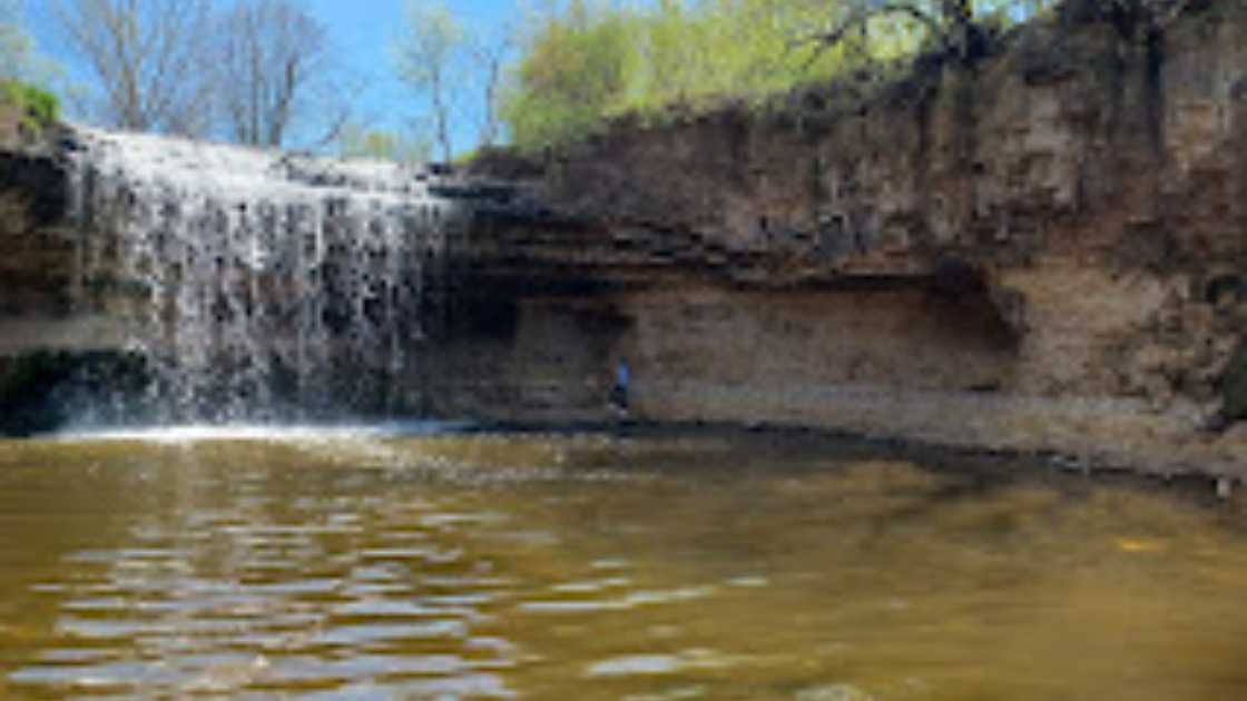 Top 15 Waterfalls in Green Bay - Wanderersplanet