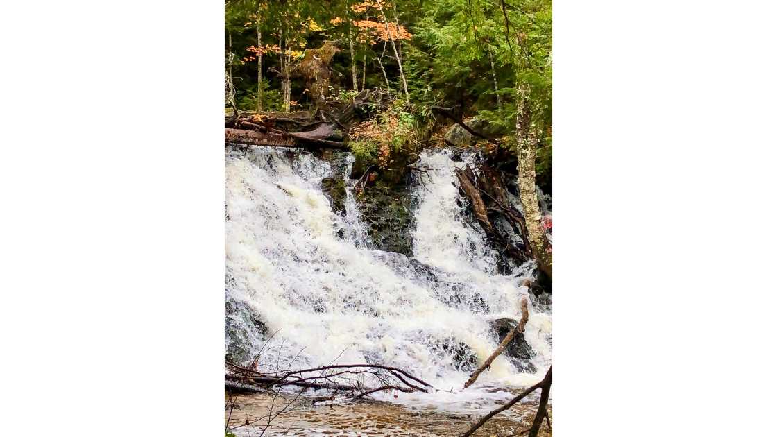 Top 15 Waterfalls in Green Bay - Wanderersplanet
