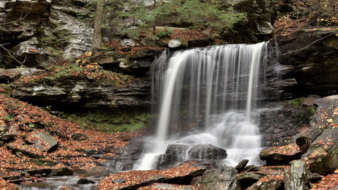 Top 15 Waterfalls in Green Bay - Wanderersplanet